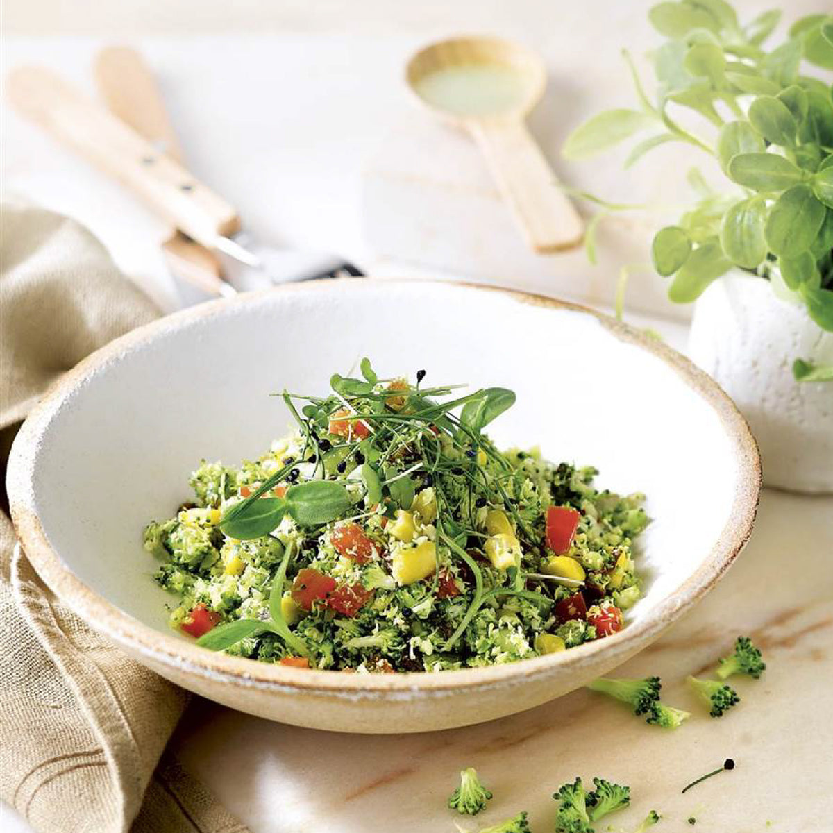 Cuscús de brócoli con verduras y microverdes – Agrícola BioFarm